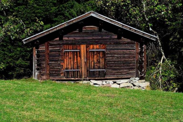 6 Interesting Log Cabin Designs